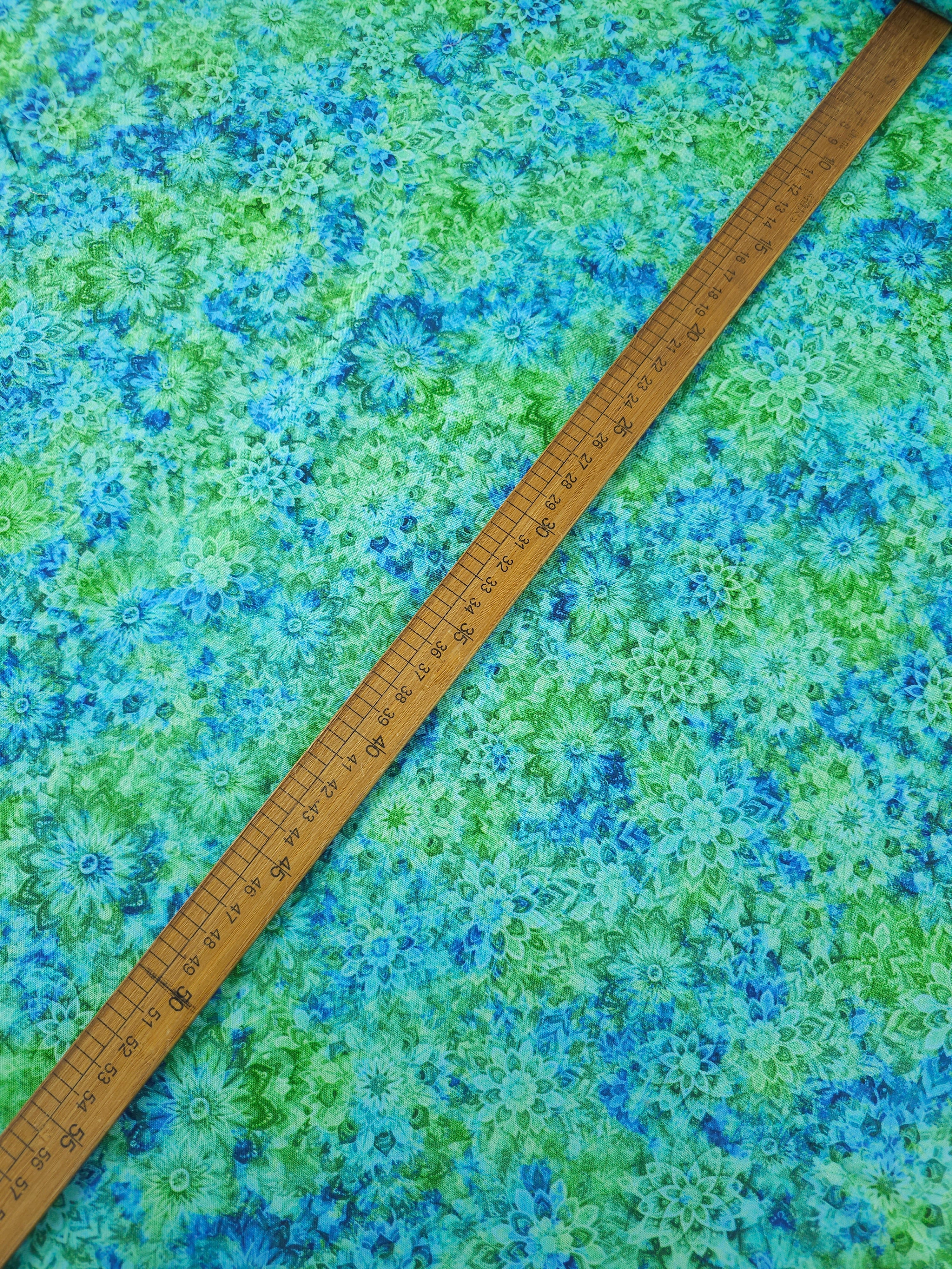 Light Green/Blue Dancing Dahlias Kaleidoscope 100% Cotton 106" *EXTRA ...